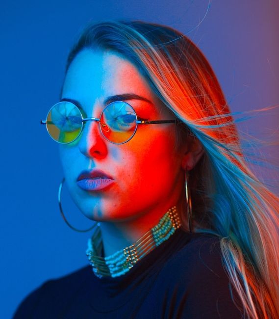 Guide to Portrait Photography - Top Tips, Styles & Poses (Updated)